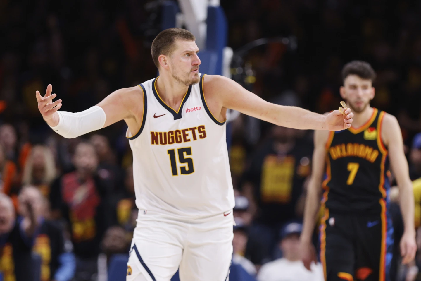 Jokic y los Nuggets remontan y ganan el primero en casa del líder ...